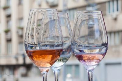 Productia de vinuri romanesti, crestere estimata comparativ cu anul ...